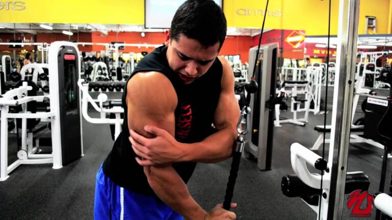 One arm cable triceps extension – Triceps workout / Exercício para ...
