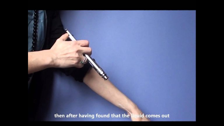 Priming and firing the Dermojet polymedical – Video